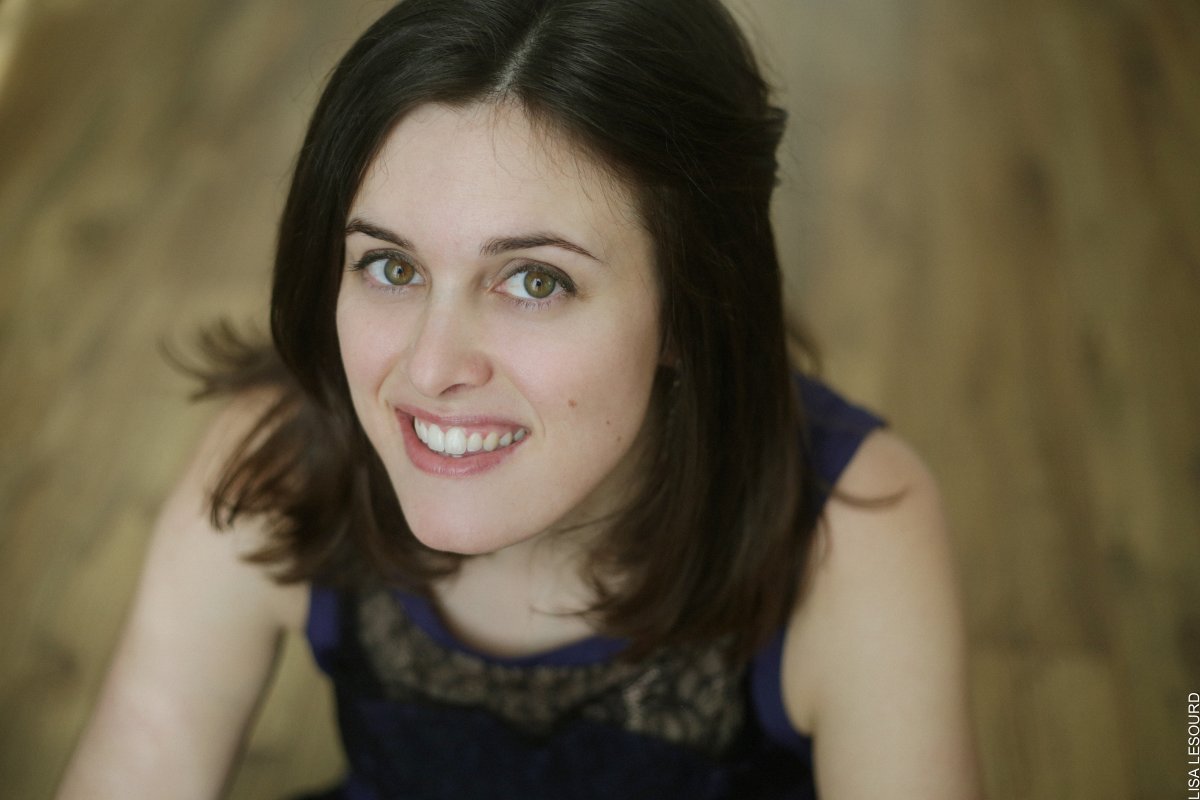 Hélène P - Voix off en Française - VoiceProductions